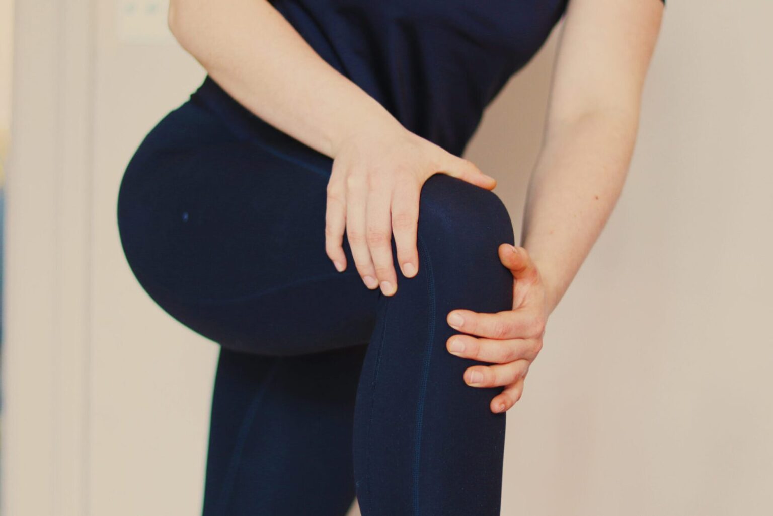 Meniskskader i knæet: Bliv smertefri uden operation I Smertefribevægelse